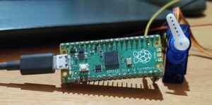 Controlling a servo motor using Raspberry Pi Pico - IoT Starters